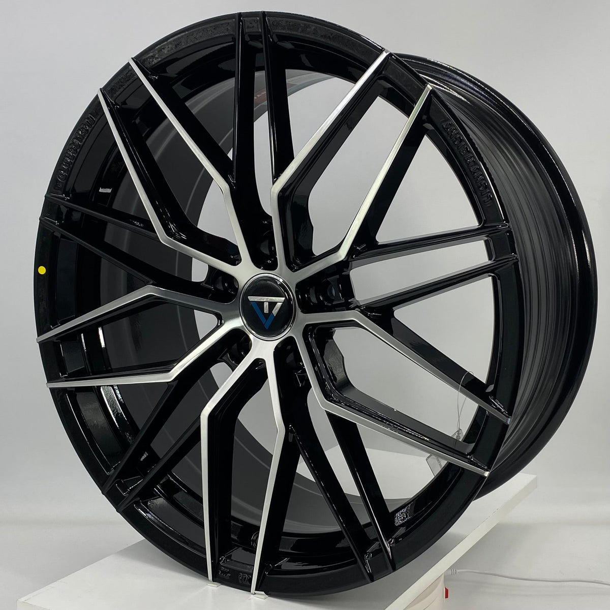 VLF WHEELS - VLF06 FlowForm Gloss Black Machined Face 19x8.5 – VLF Wheels